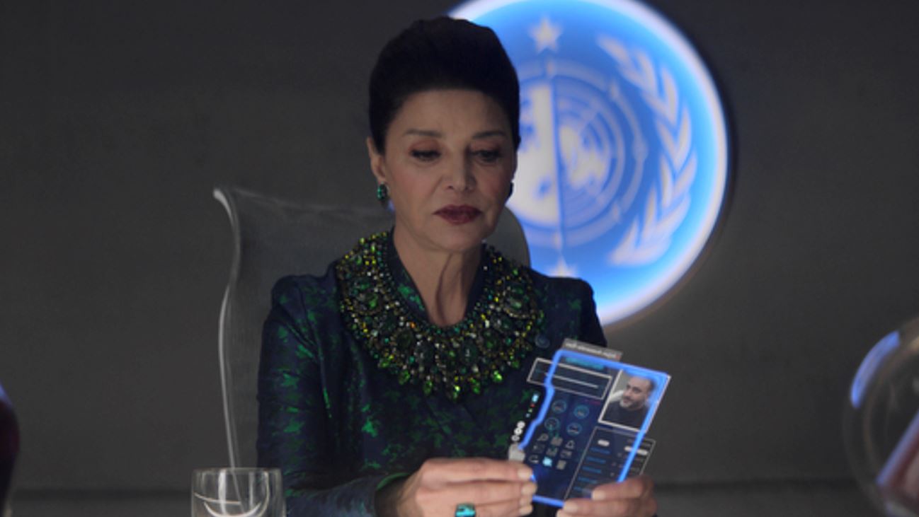 Interview: Shohreh Aghdashloo is in "Awe" of Chrisjen Avasarala on 'The ...